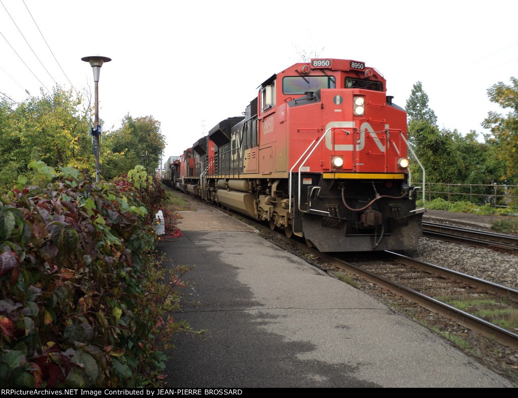 CN-8950 a EMD SD-70 M2
